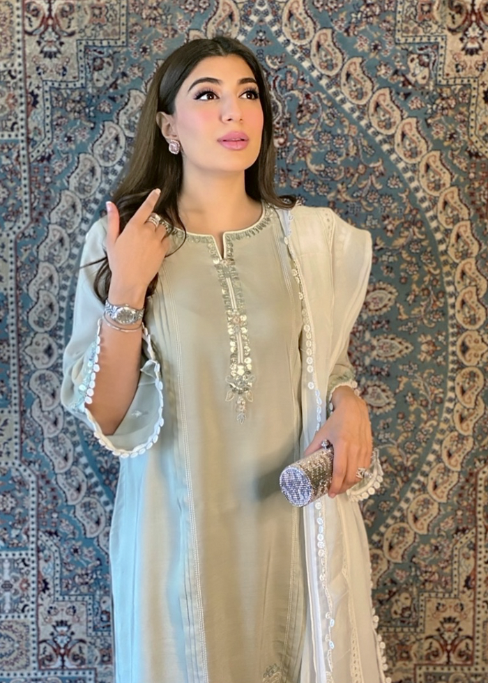 Mahroz – Mahnoor Omer